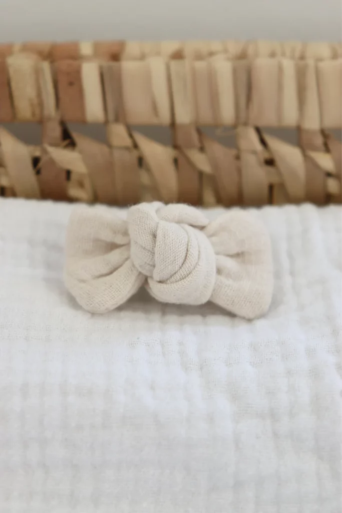 Pince à cheveux Abby – gaze crème – Beige Amande